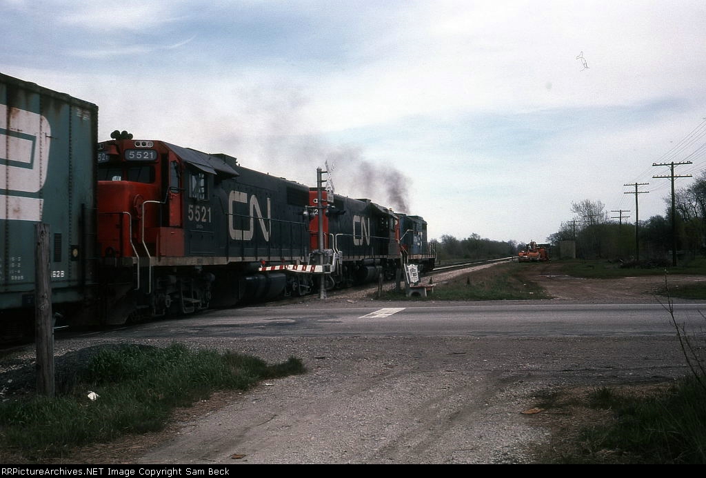 CN 5521, 5528, and GTW 4704